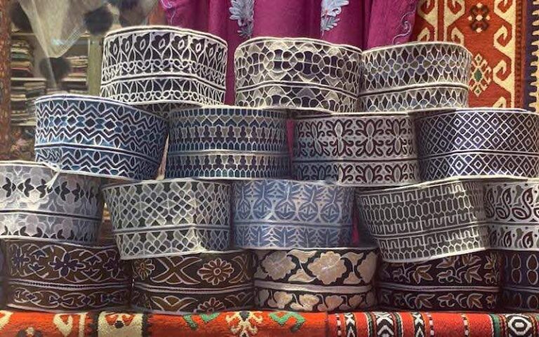 What to Wear in Oman - What to wear in Oman for men & women